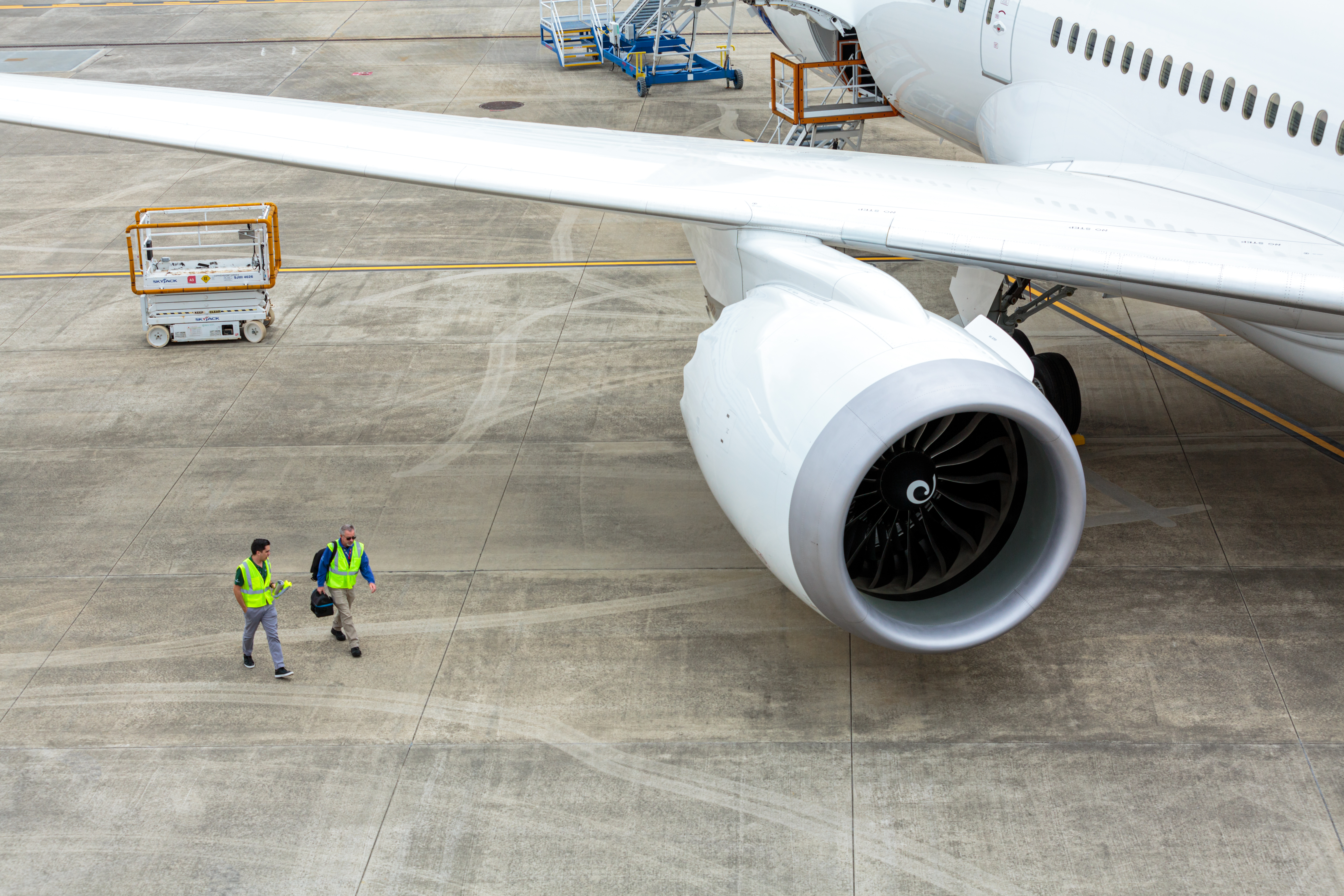 Overview :: AerCap Holdings N.V. (AER)